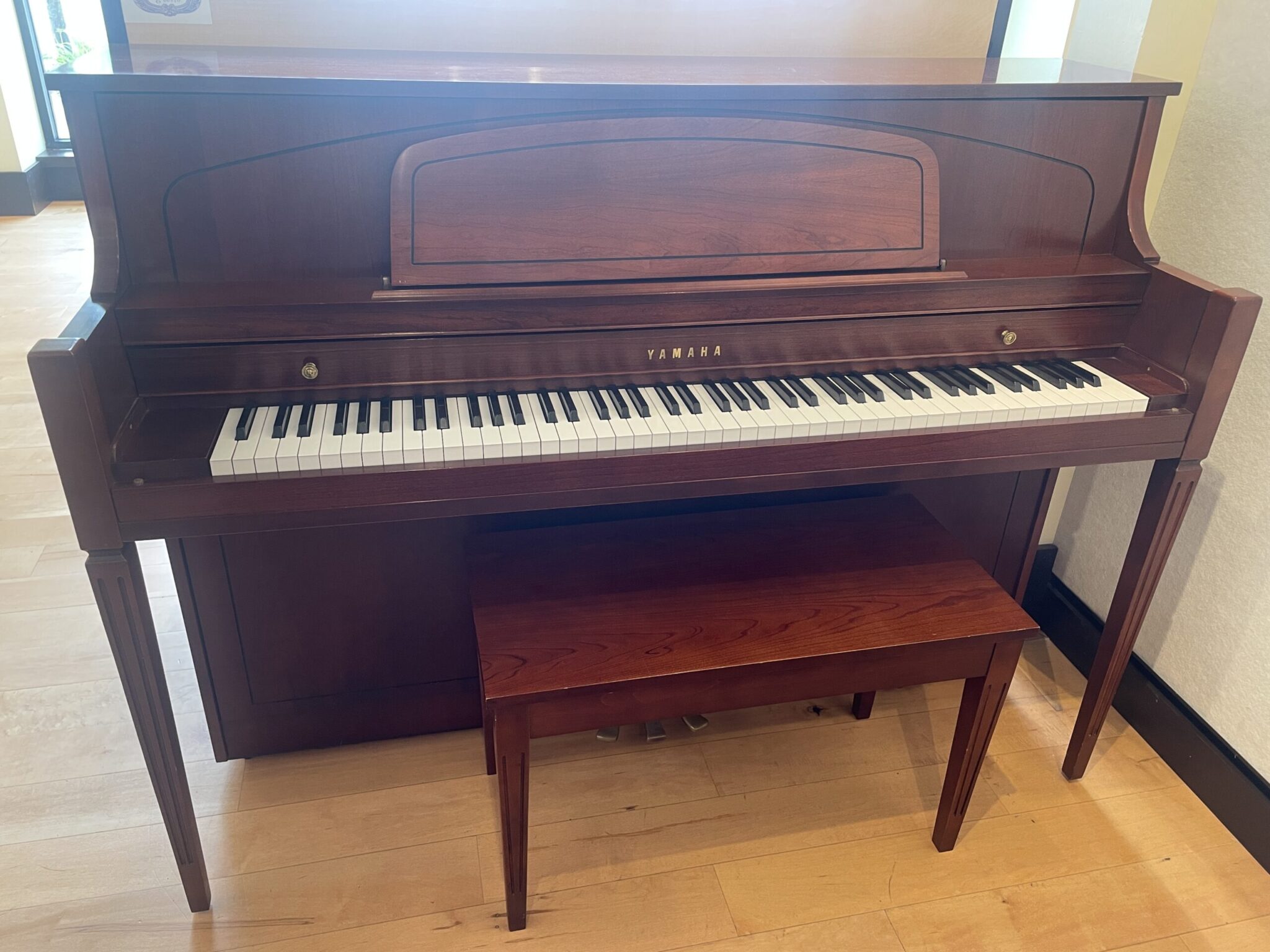 SOLD | 2000 Yamaha M450 TC | Used Pianos in Columbus | Solich Piano
